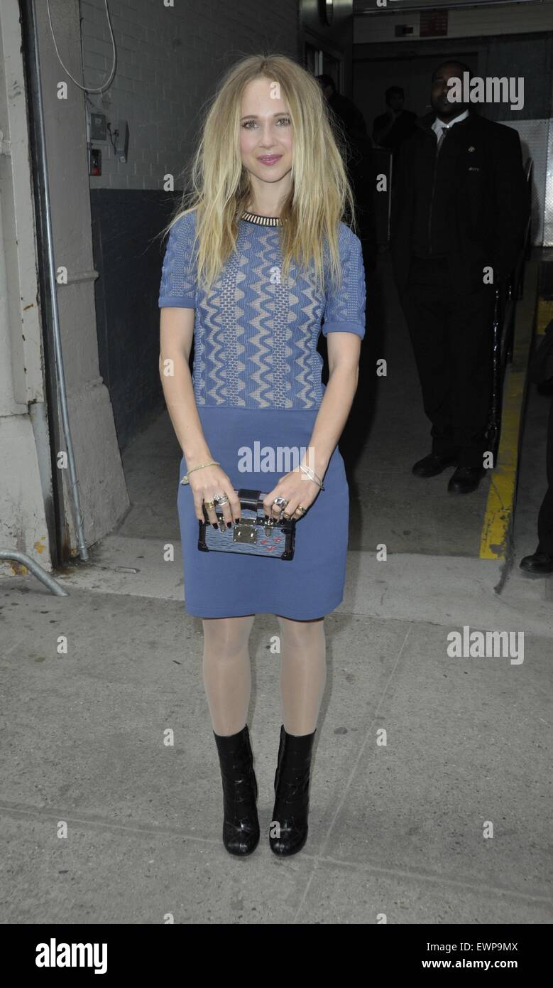 Juno Temple leaving The Huffington Post Featuring: Juno Temple Where ...