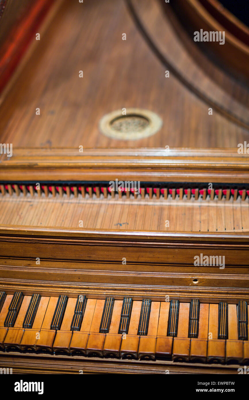 Antique keyboard instrument, Museum of Musical Instruments, Brussels ...