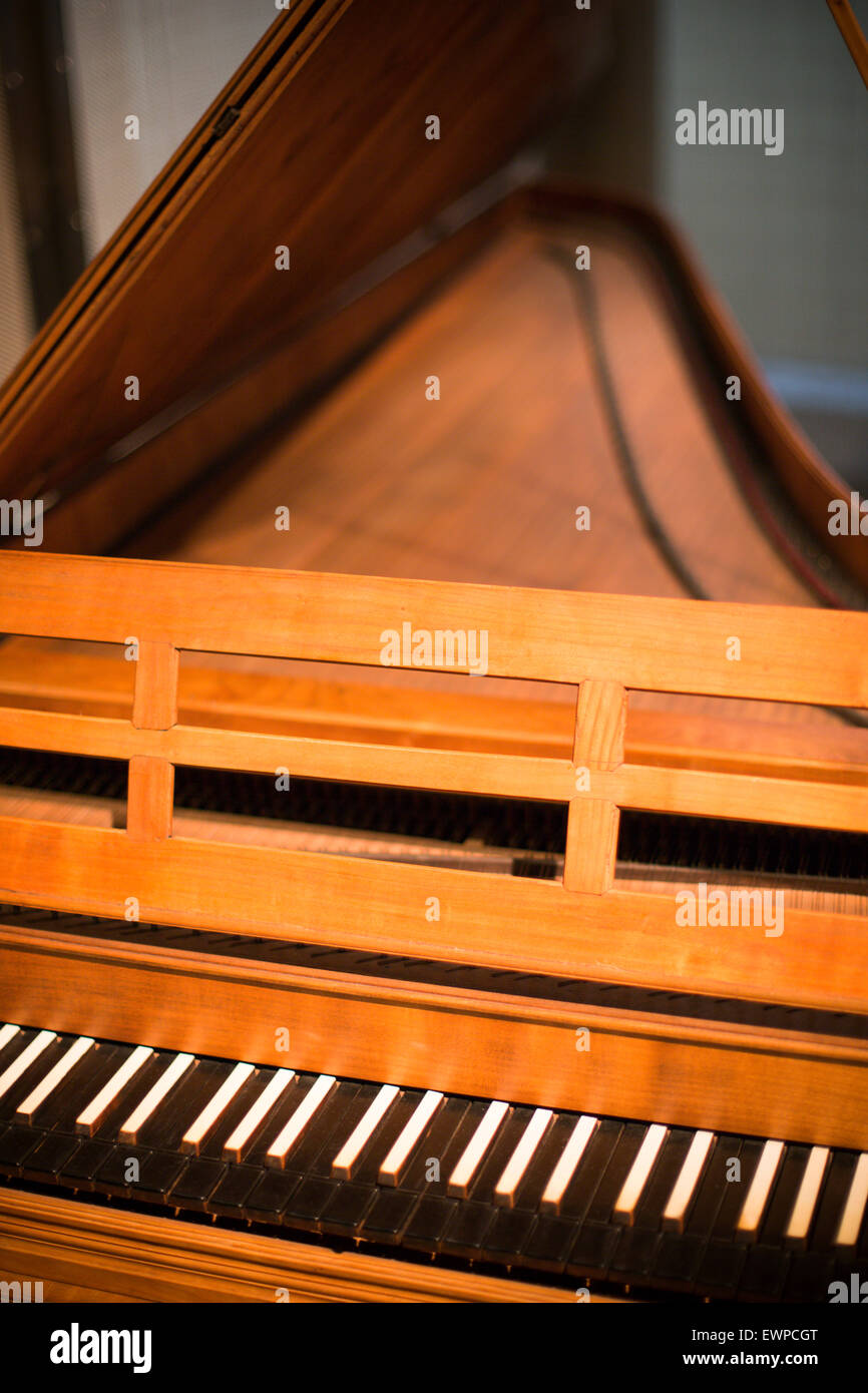 Antique keyboard instrument, Museum of Musical Instruments, Brussels ...