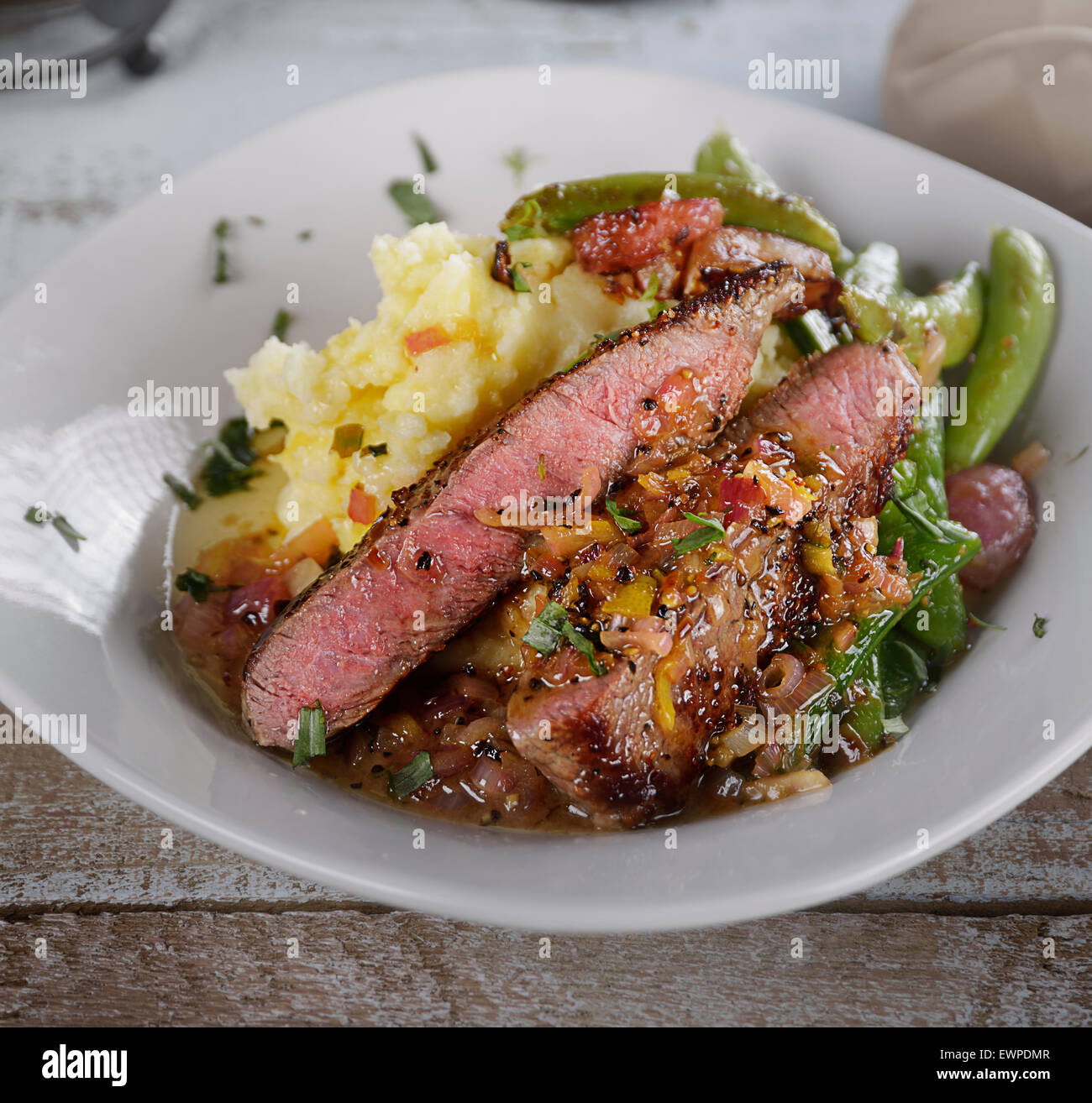 Steak with mashed potato hi-res stock photography and images - Alamy