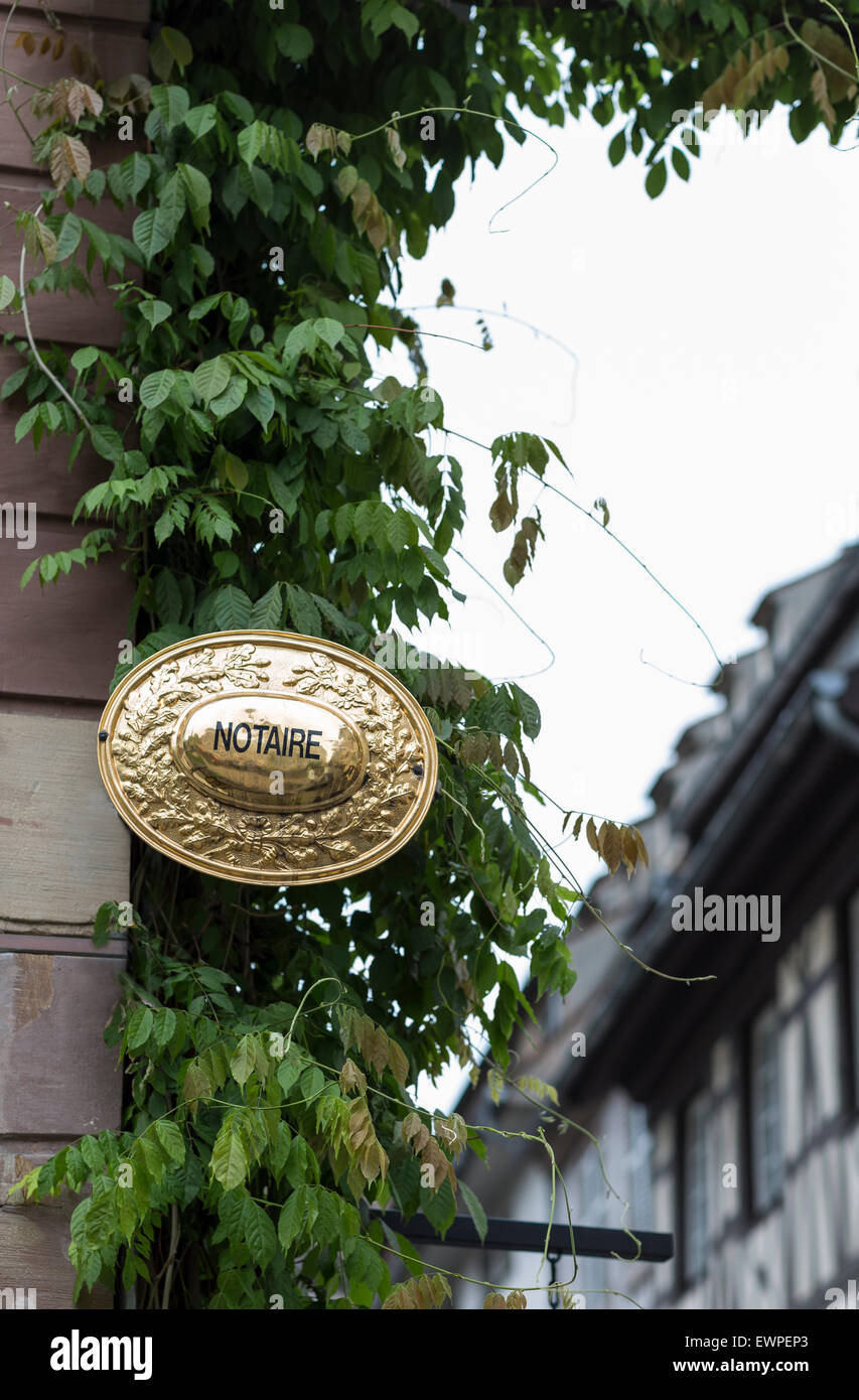 Shop signs hi-res stock photography and images - Alamy