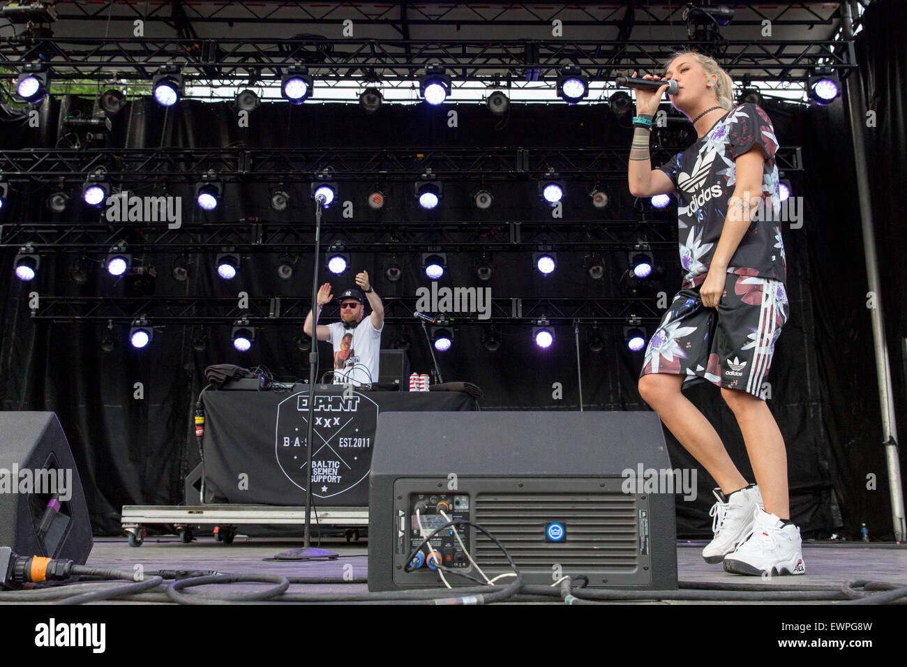 Elliphant singer hi-res stock photography and images - Alamy