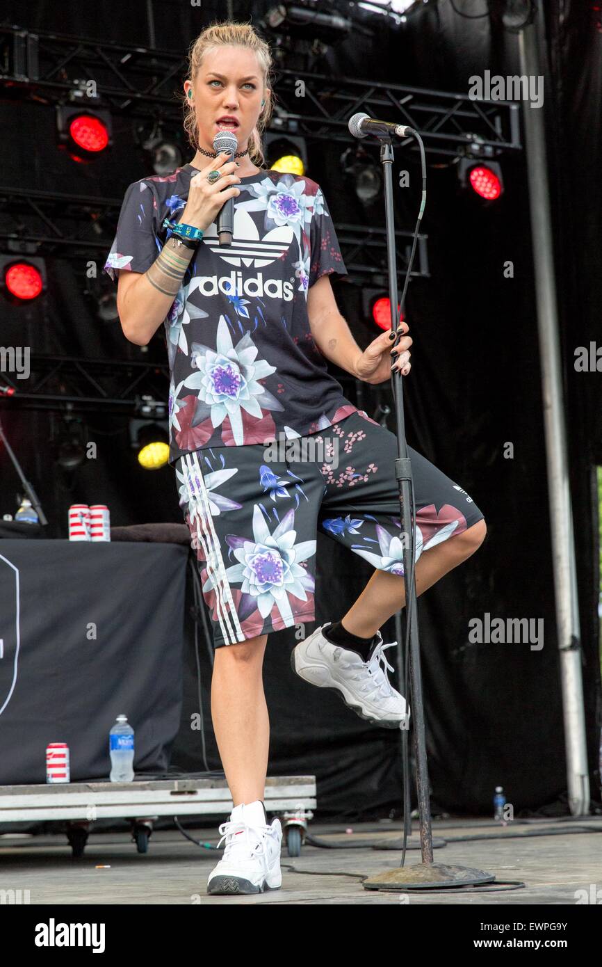 Elliphant singer hi-res stock photography and images - Alamy