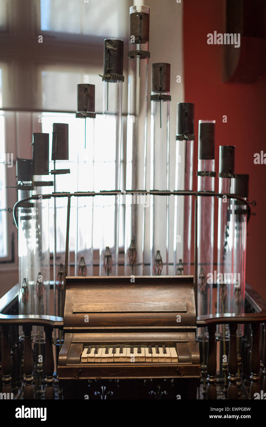 Antique organ hi-res stock photography and images - Alamy