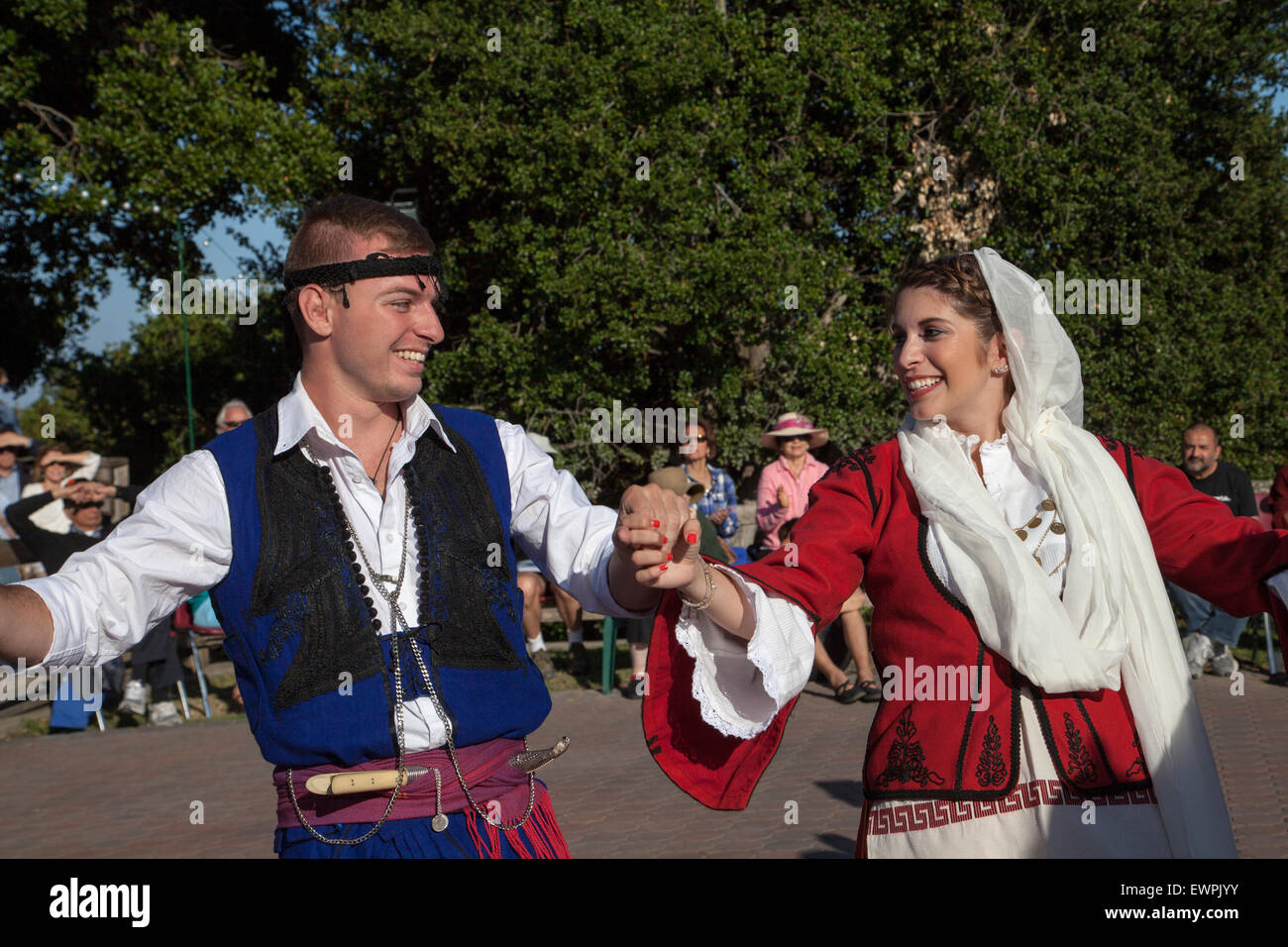 Greek dancers traditional dress hi-res stock photography and images - Alamy