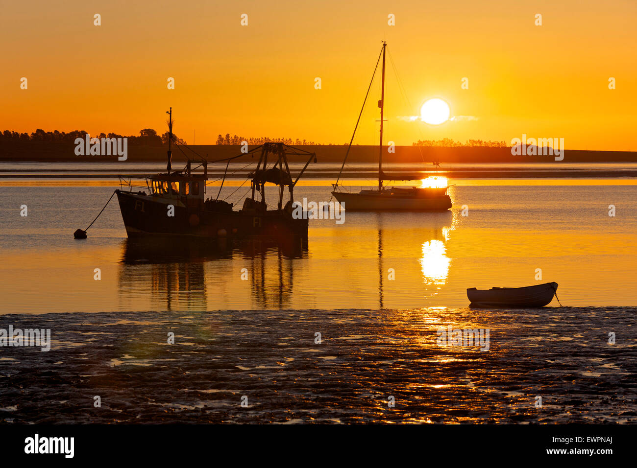 Swale Estuary, Kent, UK. 30th June 2015: UK Weather. A gorgeous orange ...