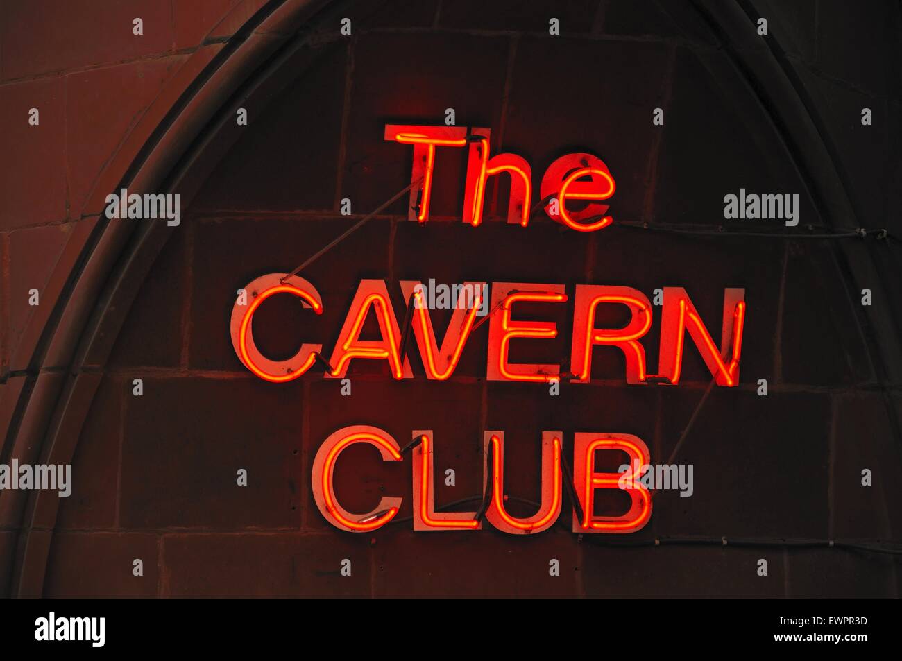 Neon Cavern Club sign at 10 Mathew Street, The Cavern Quarter ...