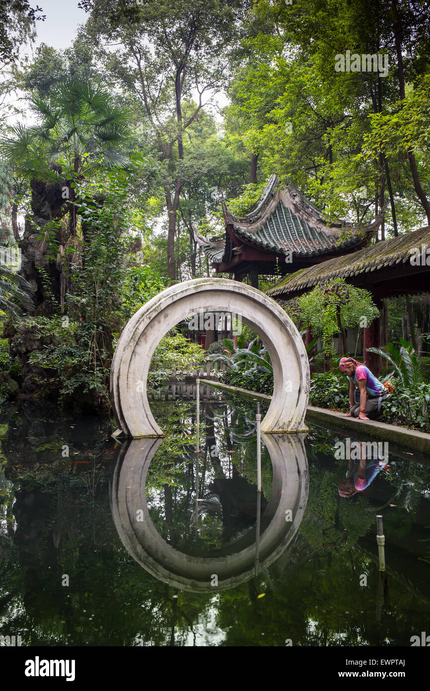 Beautiful pond hi-res stock photography and images - Alamy