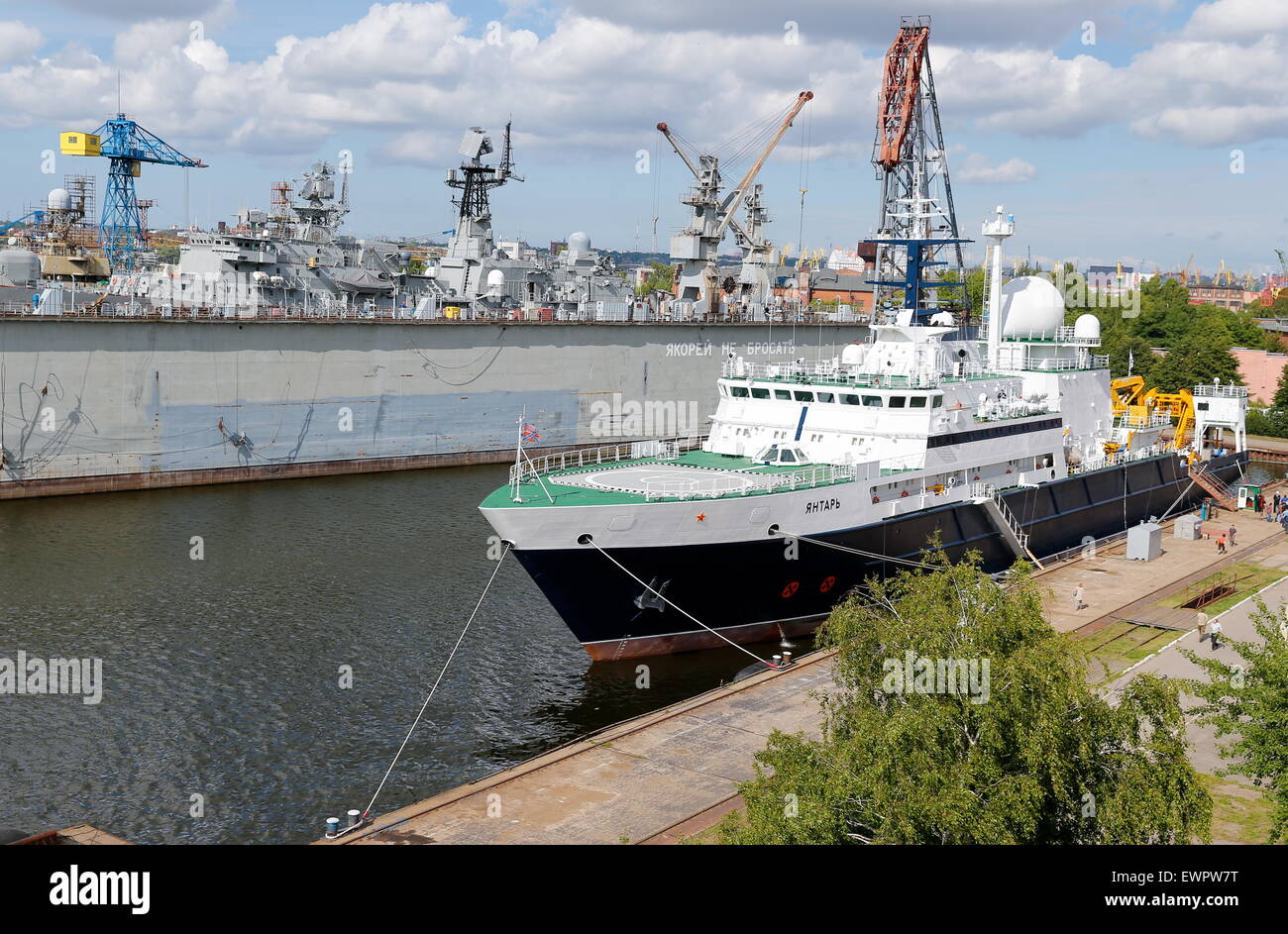 Oceanographic Research Vessel Stock Photos & Oceanographic Research ...