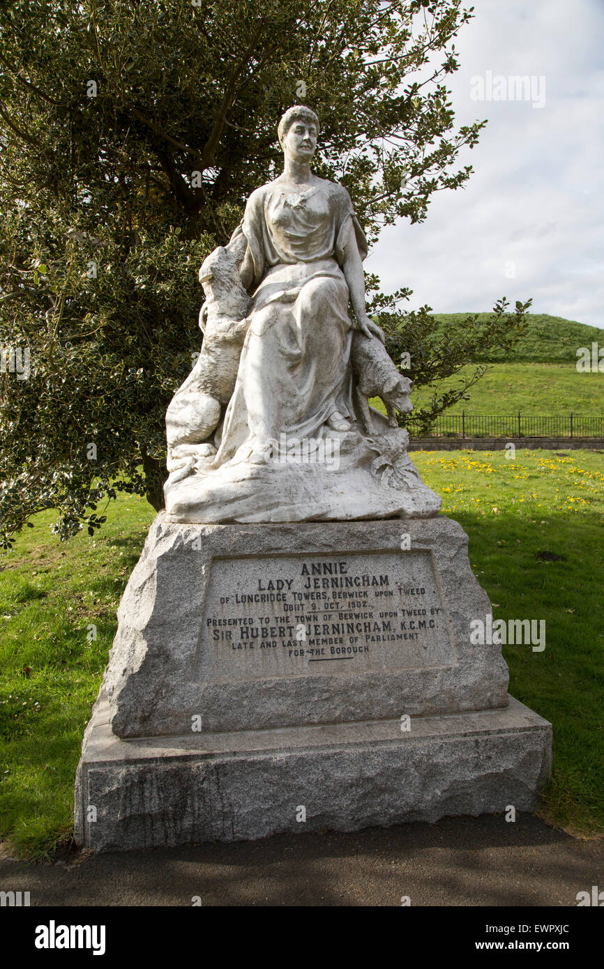 Lady jenningham memorial statue hi-res stock photography and images - Alamy
