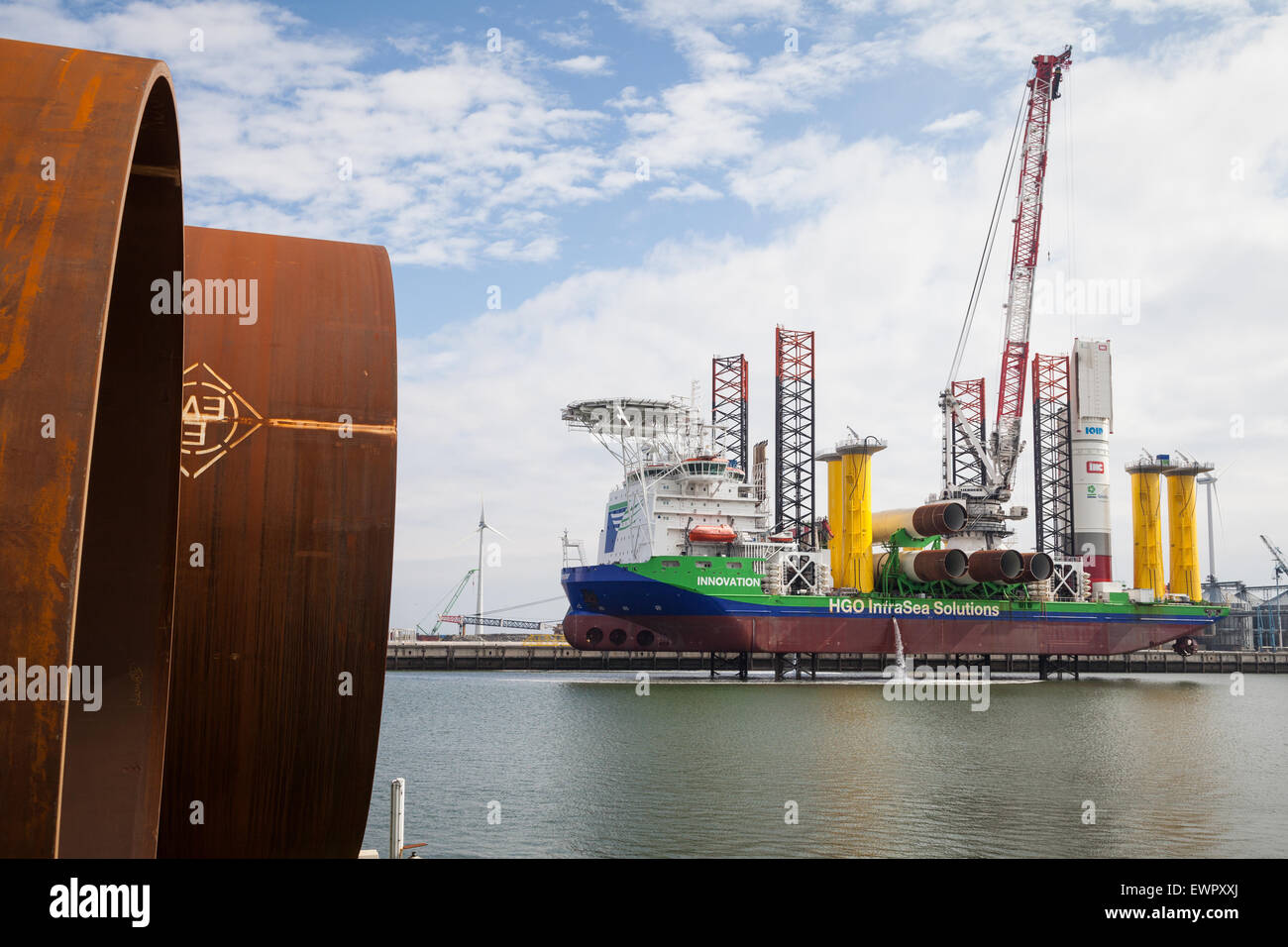 Construction vessel, 'Innovation', carrying Transition pieces in ...