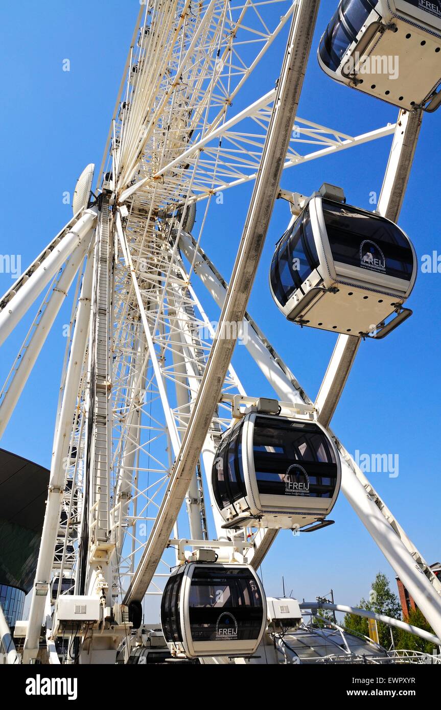 Echo wheel cab hi-res stock photography and images - Alamy