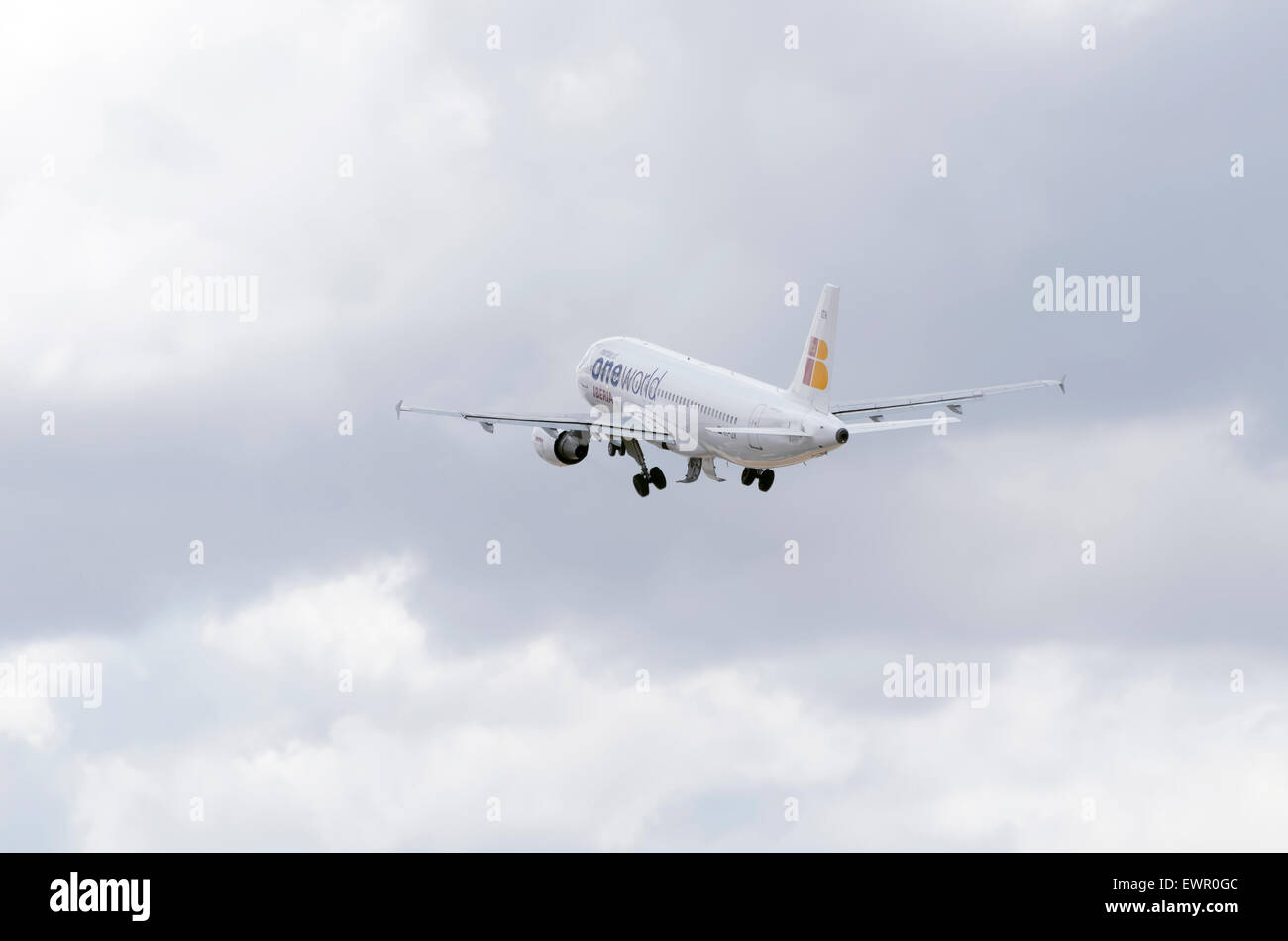 Airbus a320 airliner rear view hi-res stock photography and images - Alamy