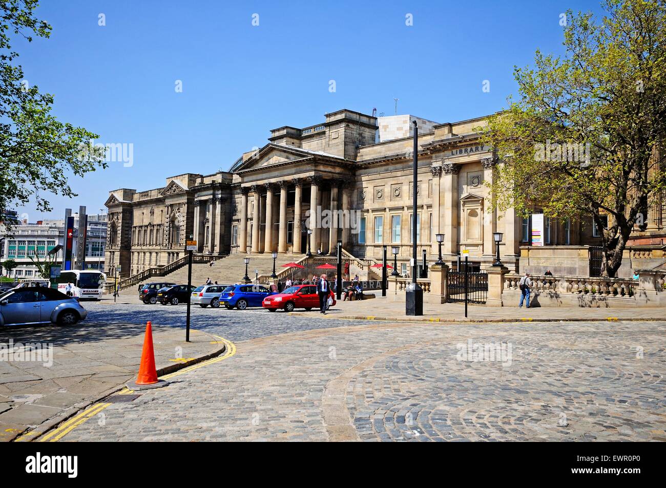 Front view of the World Museum of Liverpool building, Liverpool ...