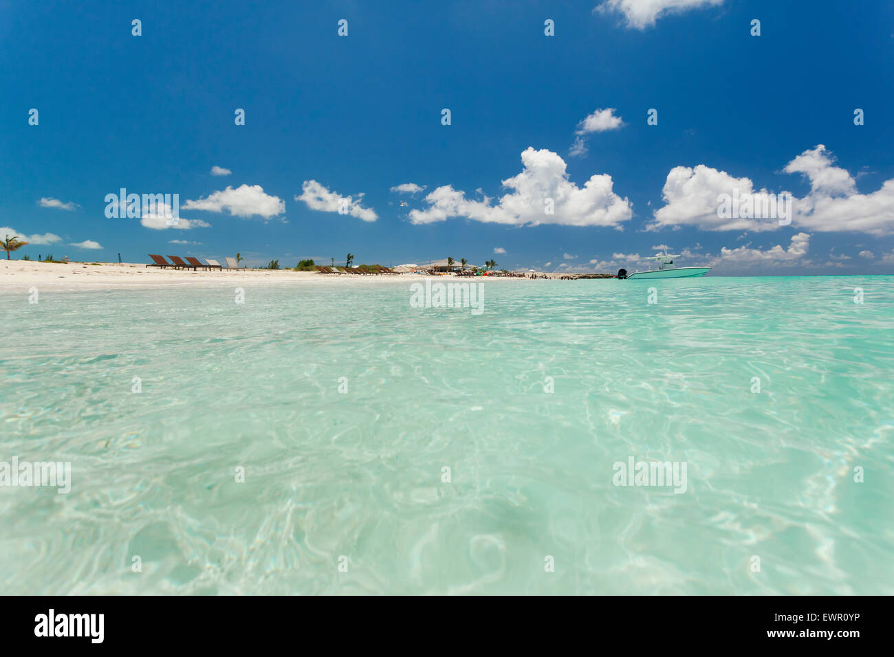 Bay beach clear blue hi-res stock photography and images - Alamy