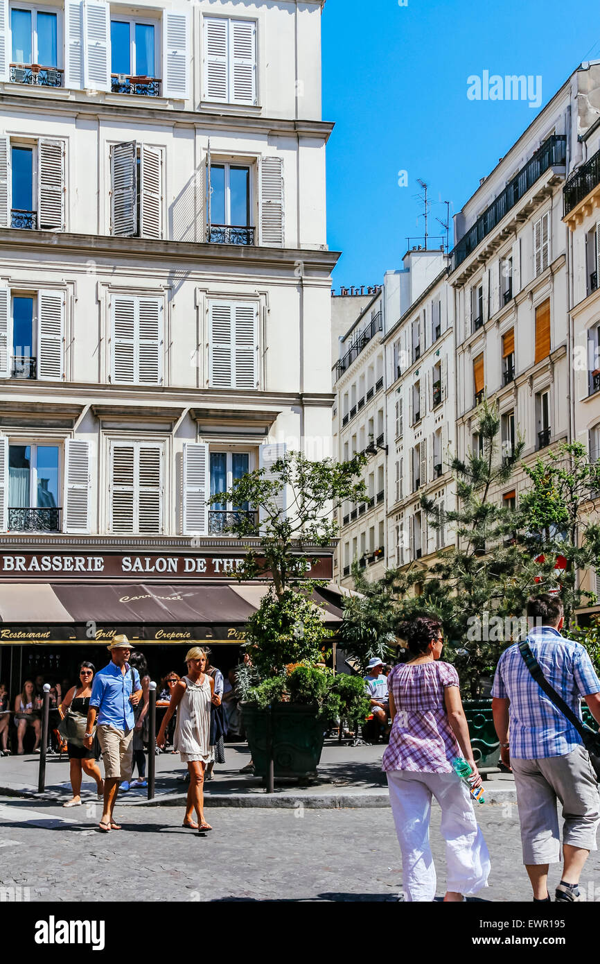Paris france street scene montmartre hi-res stock photography and ...