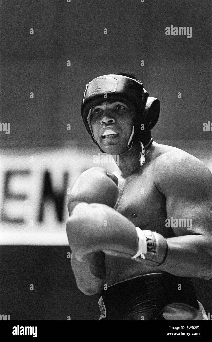 Muhammad Ali training in Deer Lake, Pennsylvania ahead of his second ...