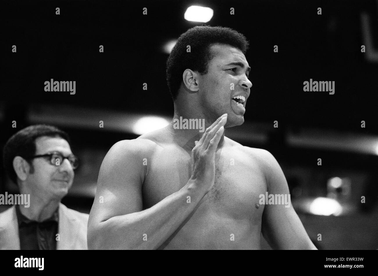 Muhammad Ali and Angelo dundee in the gym ahead of Ali's clash with ...