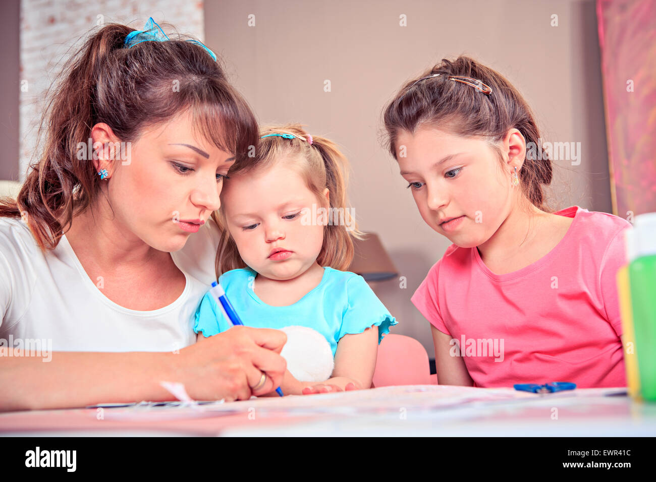 Tinker with kids hi-res stock photography and images - Alamy