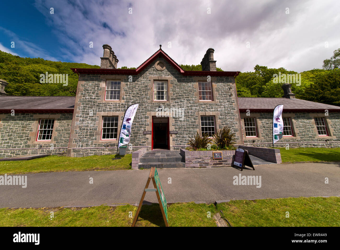 Llanberis quarry hospital slate museum hi-res stock photography and ...
