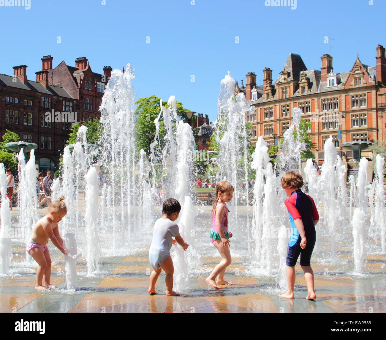 Sheffield, South Yorkshire, UK. 30 June 2015. Children cool off in the ...