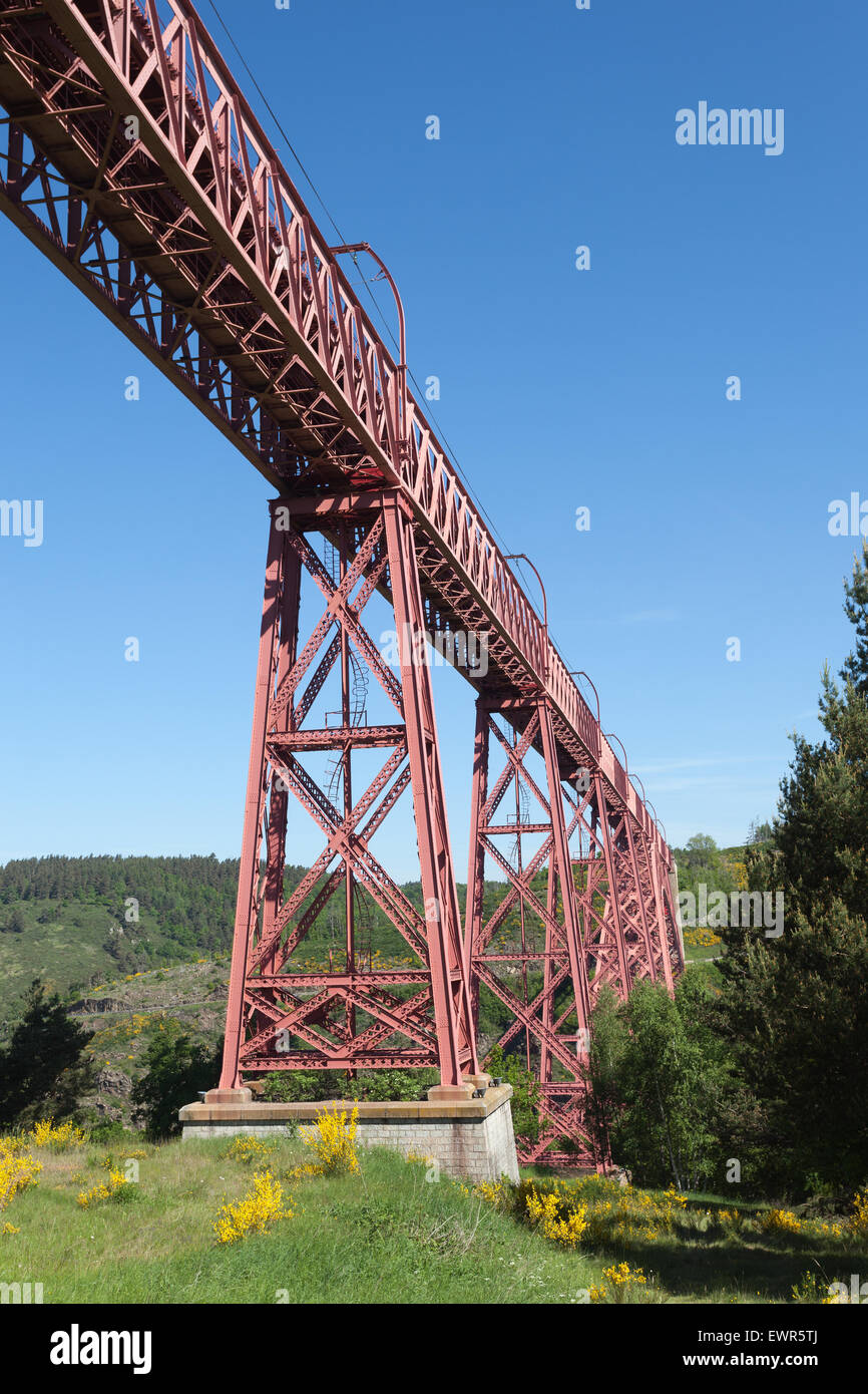 Railway bridge france hi-res stock photography and images - Alamy