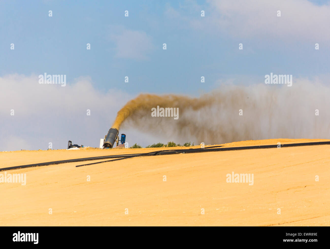 Desert sandy hi-res stock photography and images - Alamy