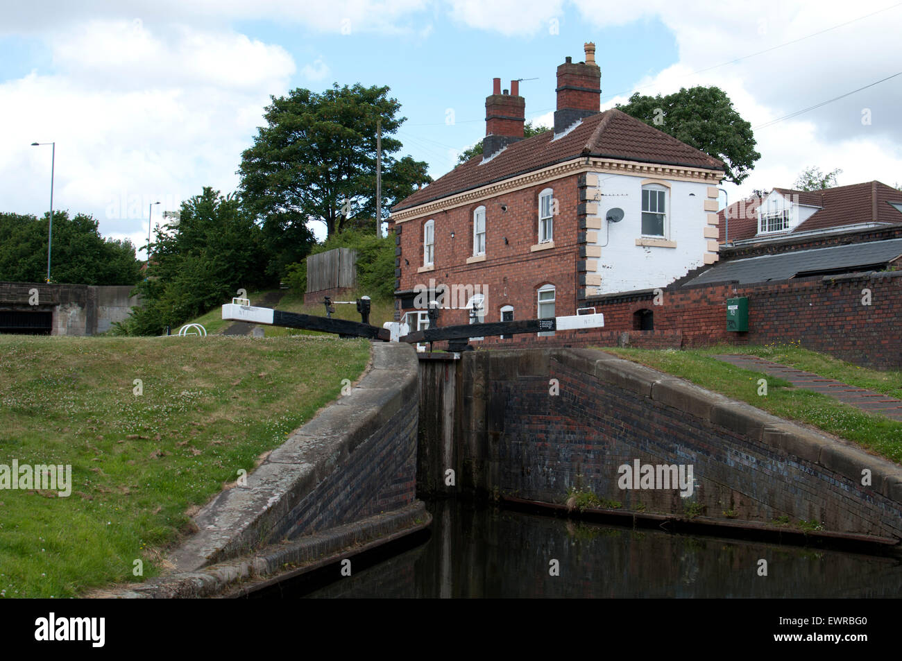 Perry Barr Top Lock and lock keeper`s cottage, Tame Valley Canal, Great ...