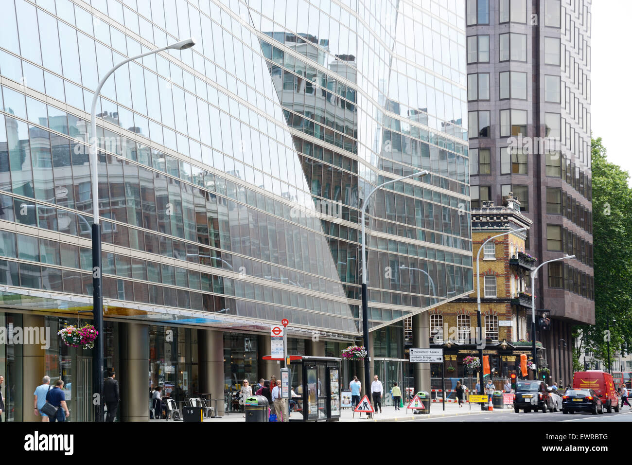 Victoria street london hi-res stock photography and images - Alamy