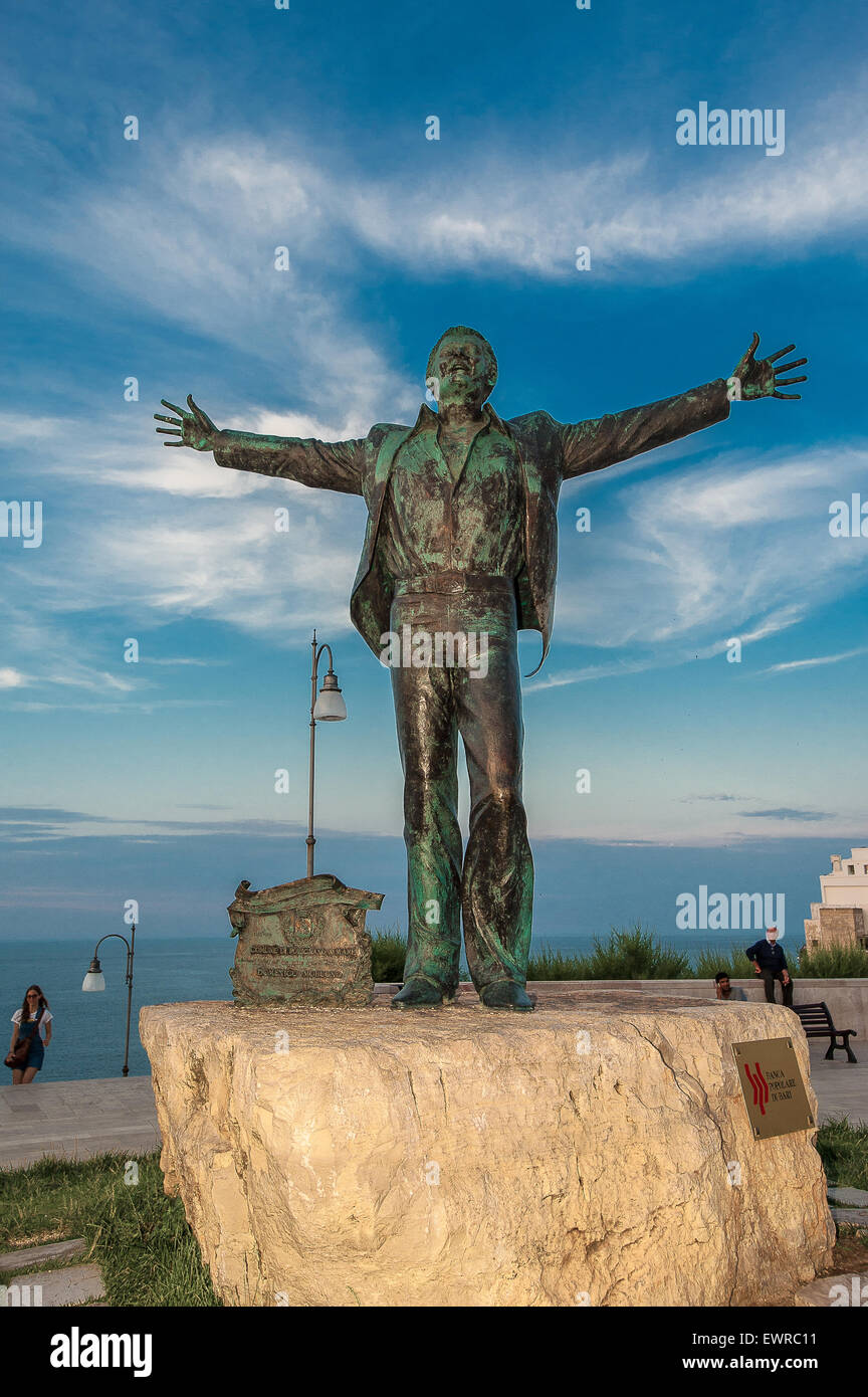 Italy Apulia Polignano a Mare Domenico Modugno Statue Stock Photo - Alamy
