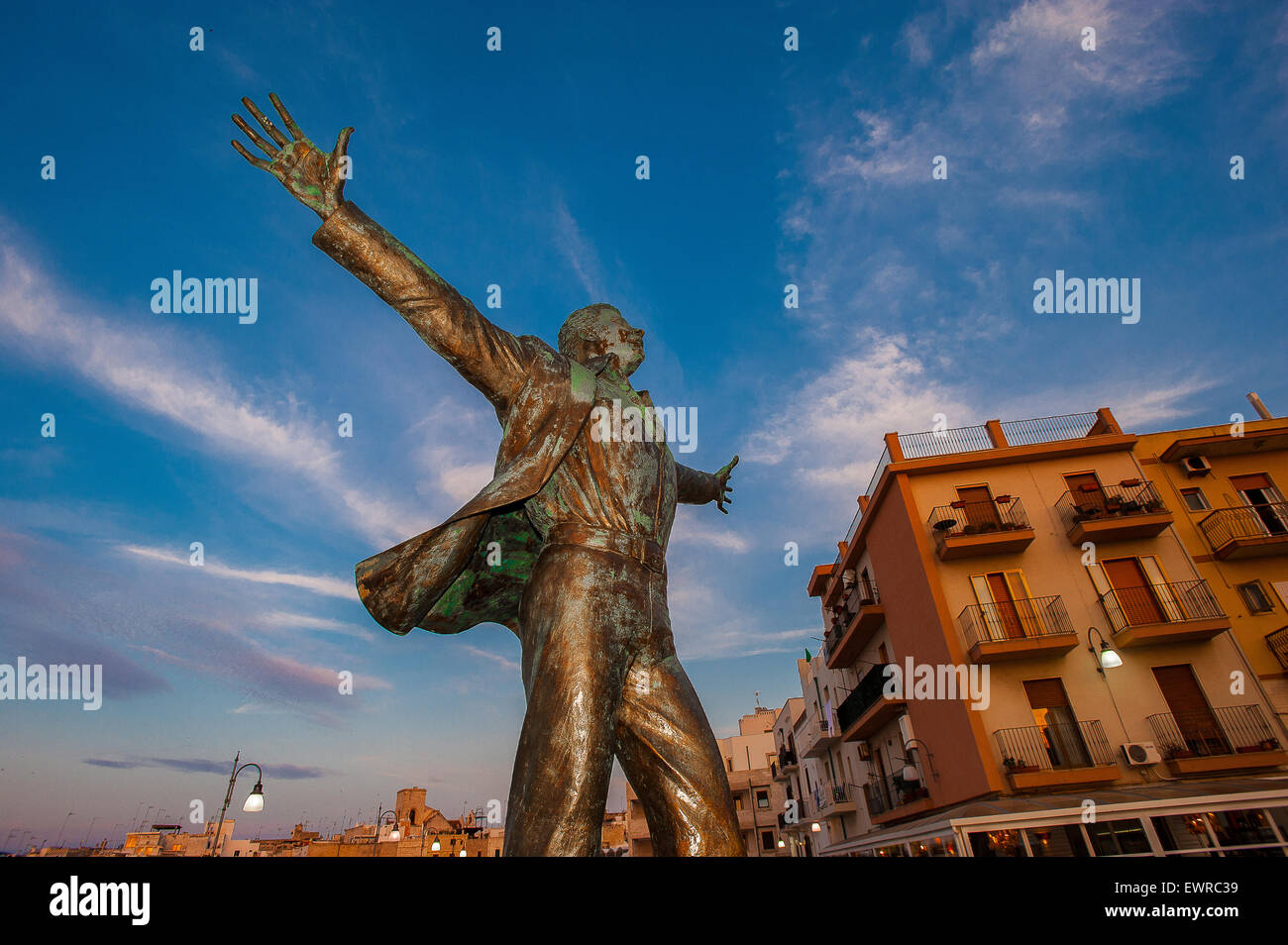 Monumento a domenico modugno hi-res stock photography and images - Alamy
