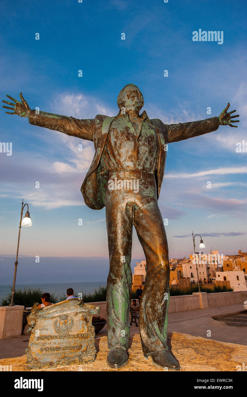 Monumento a domenico modugno hi-res stock photography and images - Alamy