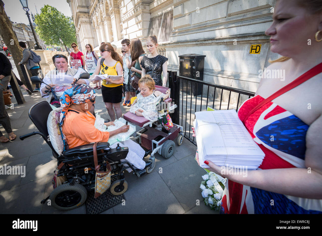 Disabled people protest uk hi-res stock photography and images - Alamy