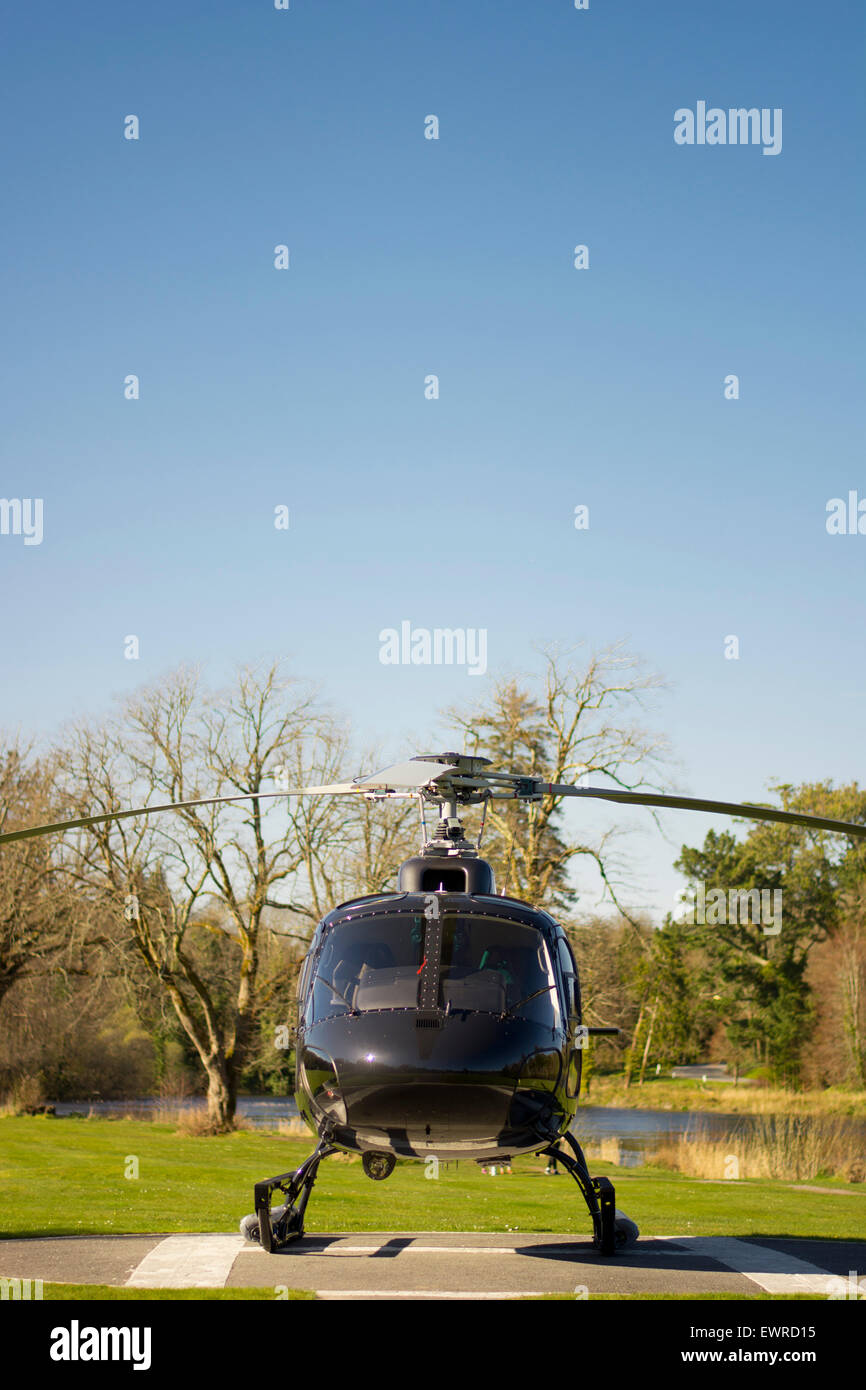 Helipad helicopter landing pad hi-res stock photography and images - Alamy