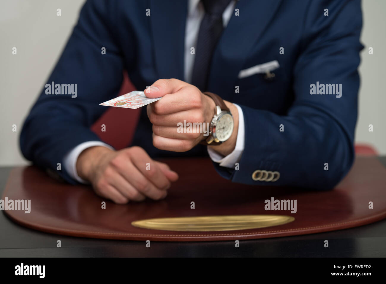 Business suit shopping hi-res stock photography and images - Alamy