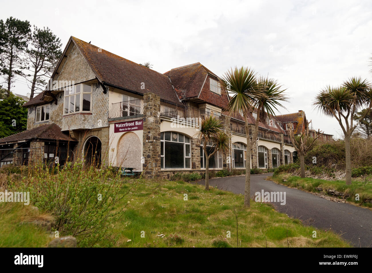 Derelict hotel in uk hi-res stock photography and images - Alamy