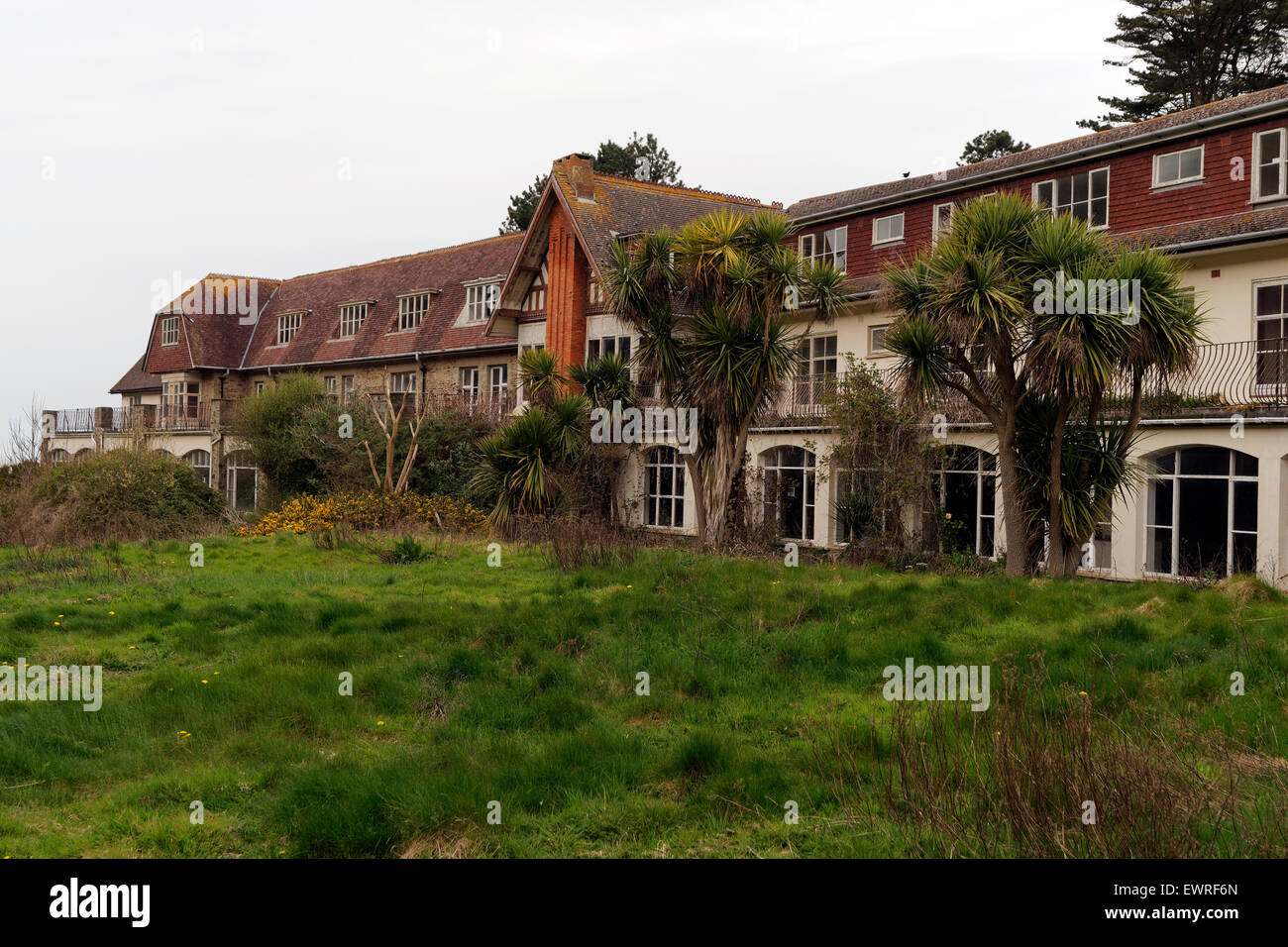 Derelict hotel in uk hi-res stock photography and images - Alamy