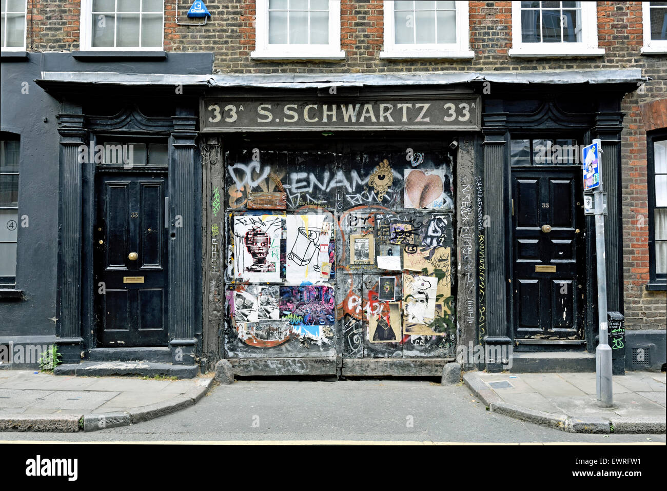 S Schwartz, 33A, Fournier Street entrance between two doors ...