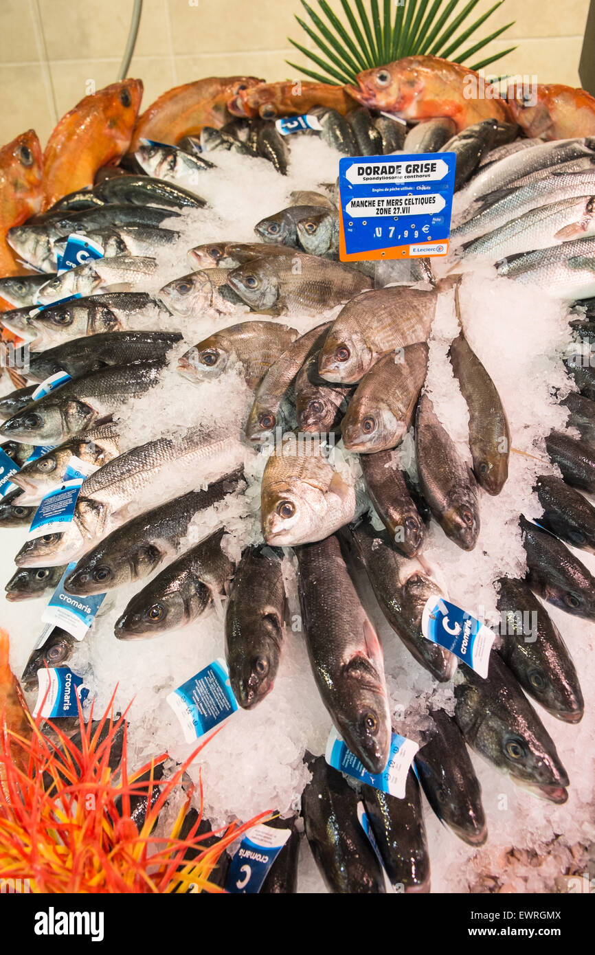 Carrefour france fish hi-res stock photography and images - Alamy