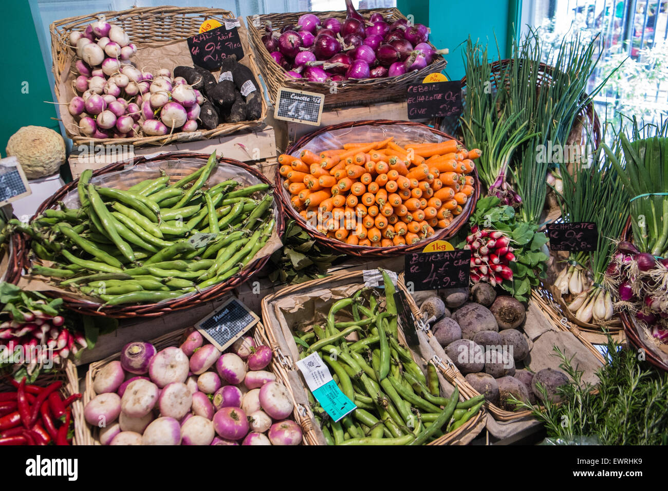 Buying vegetables in france hi-res stock photography and images - Alamy