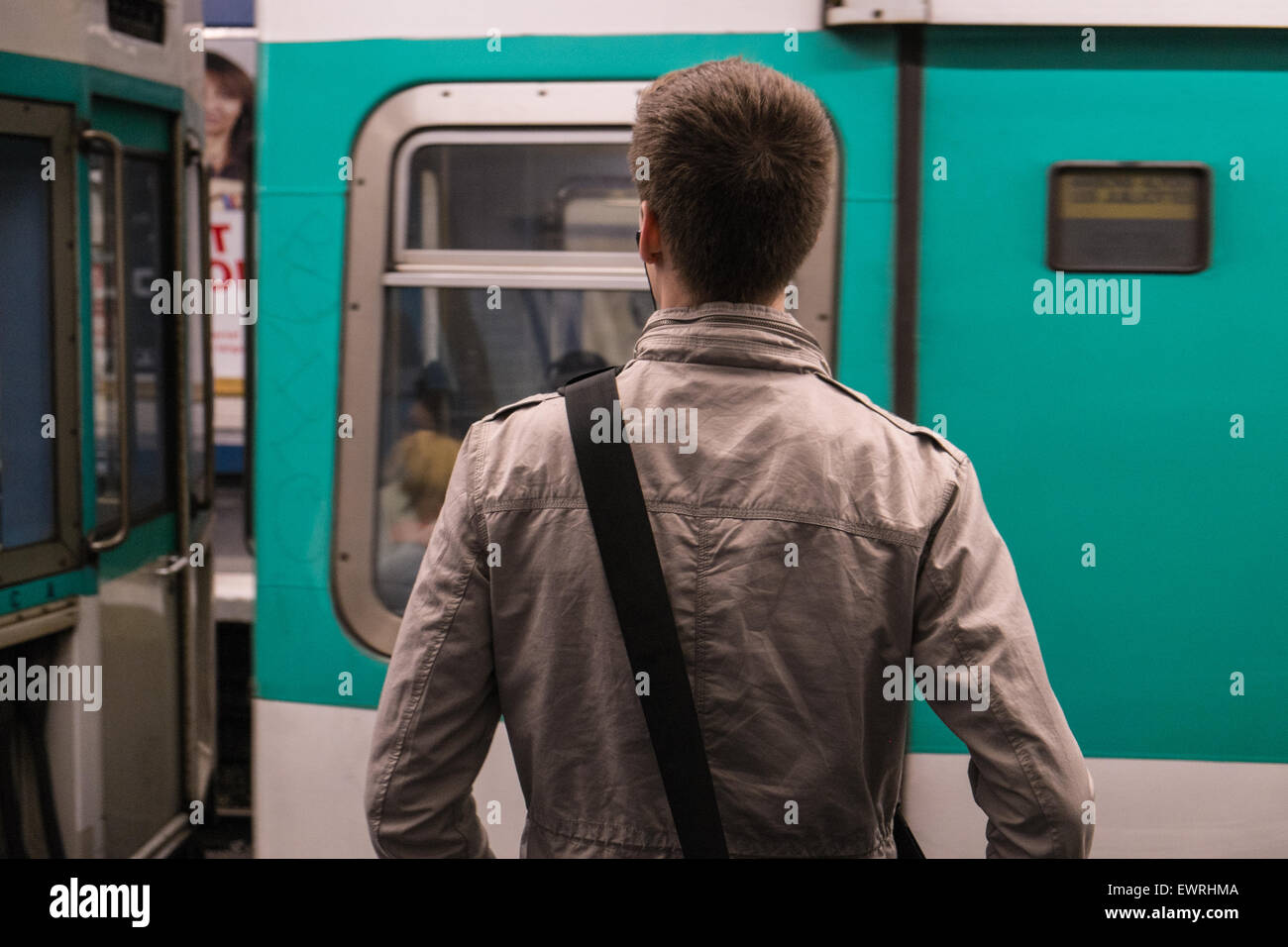Commuter travel hi-res stock photography and images - Alamy