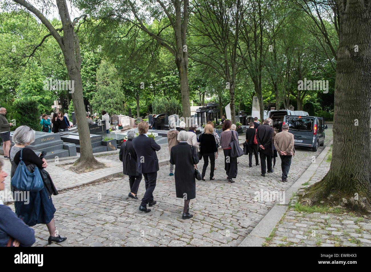 Black washing paris hi-res stock photography and images - Alamy