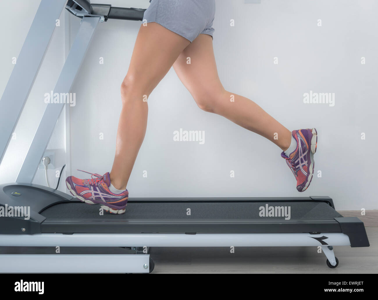 Woman exercise running machine hi-res stock photography and images - Alamy