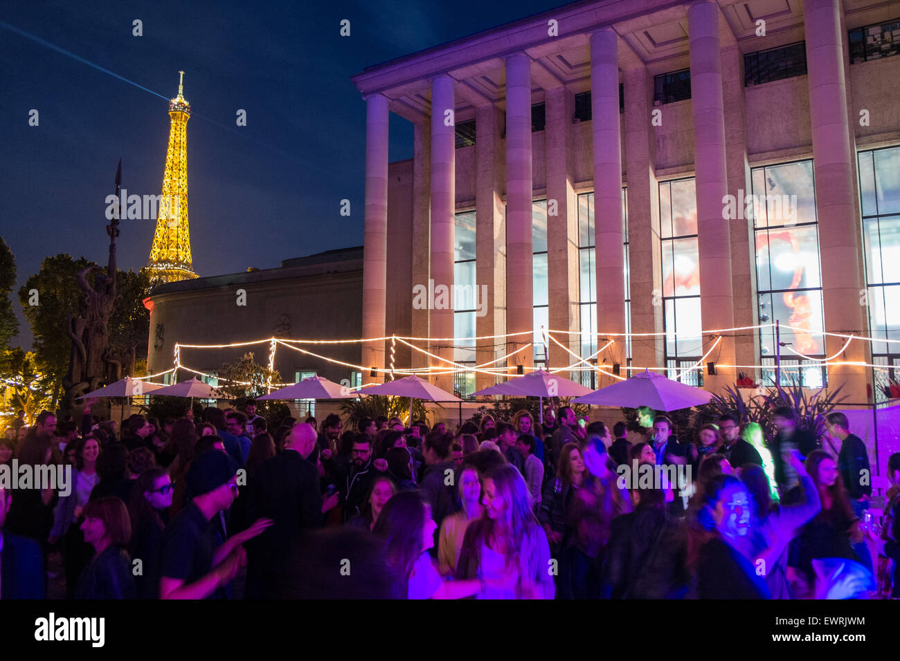 Paris exhibition guide hi-res stock photography and images - Alamy