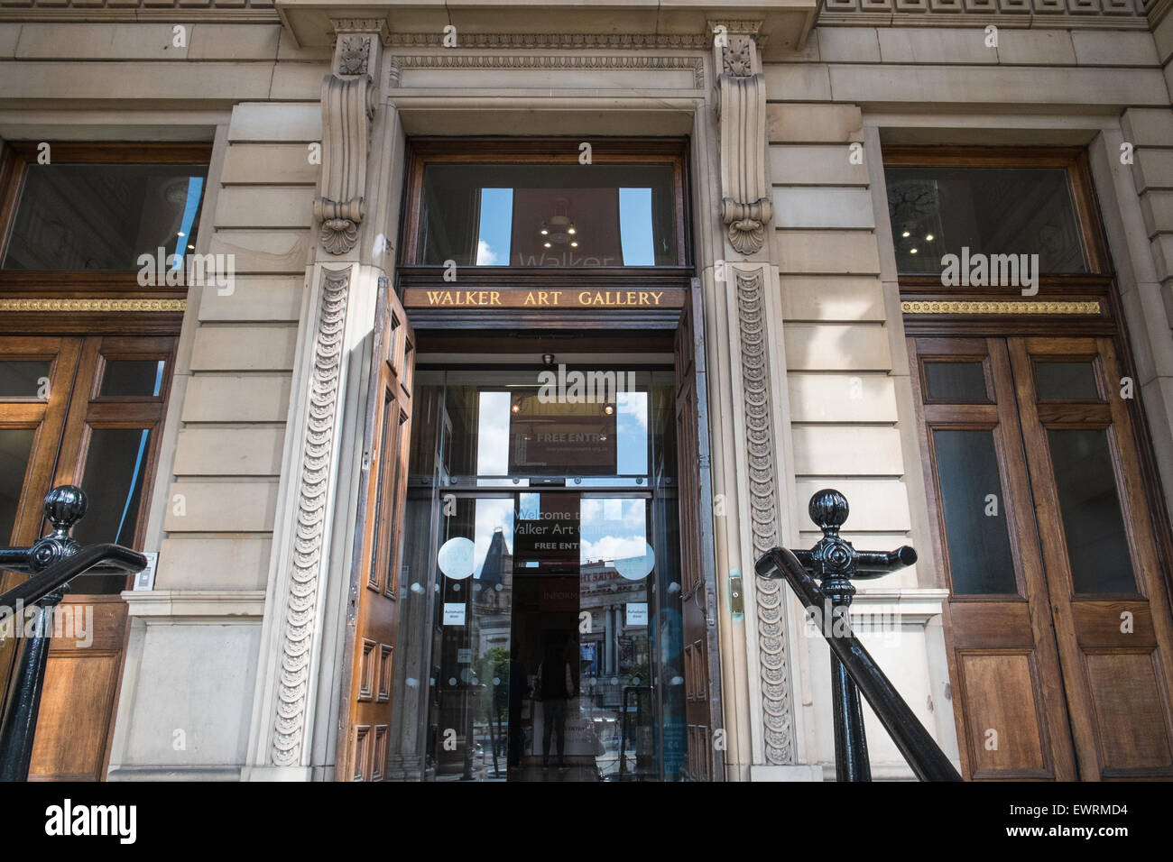 Liverpool walker art gallery paintings hi-res stock photography and ...