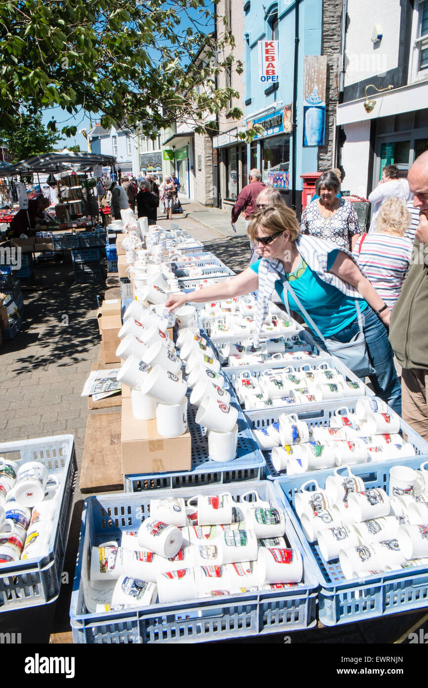 Shops machynlleth hi-res stock photography and images - Alamy