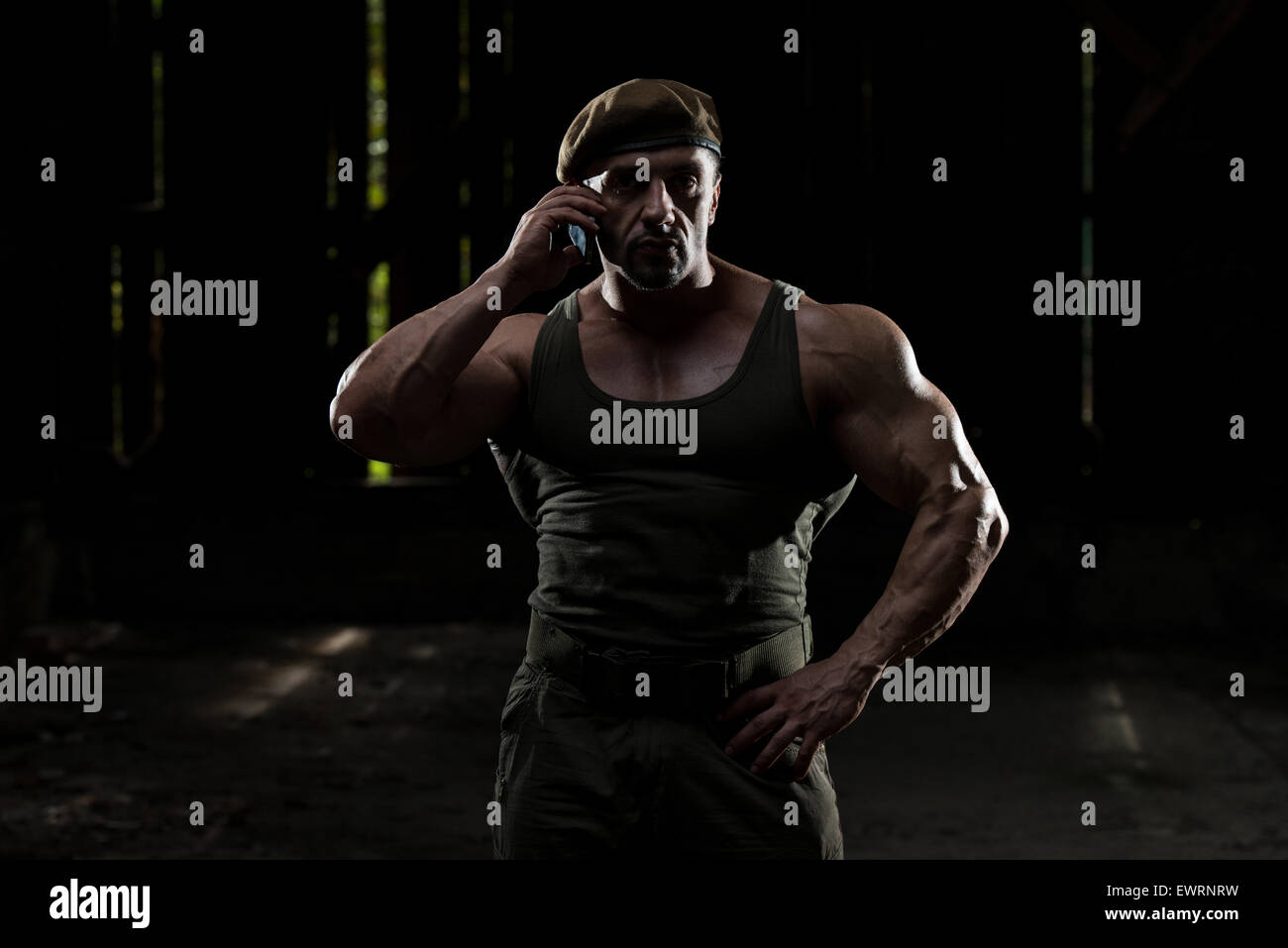 Army soldier talking on mobile hi-res stock photography and images - Alamy