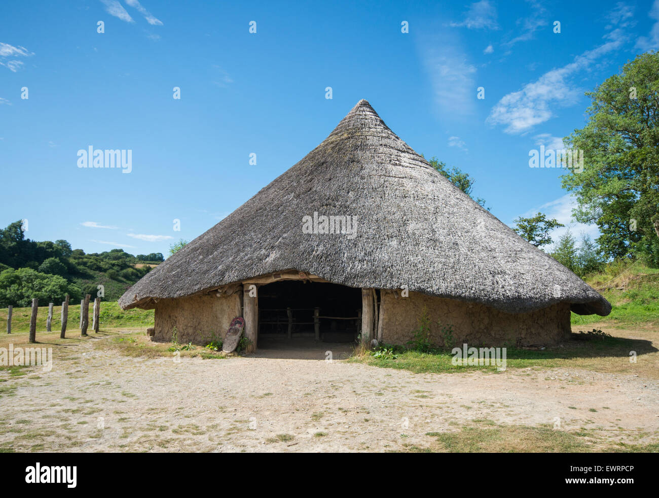 Iron age buildings hi-res stock photography and images - Alamy