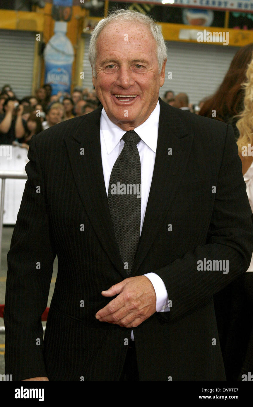 Jerry Weintraub attends the Los Angeles Premiere of "Ocean's Thirteen ...