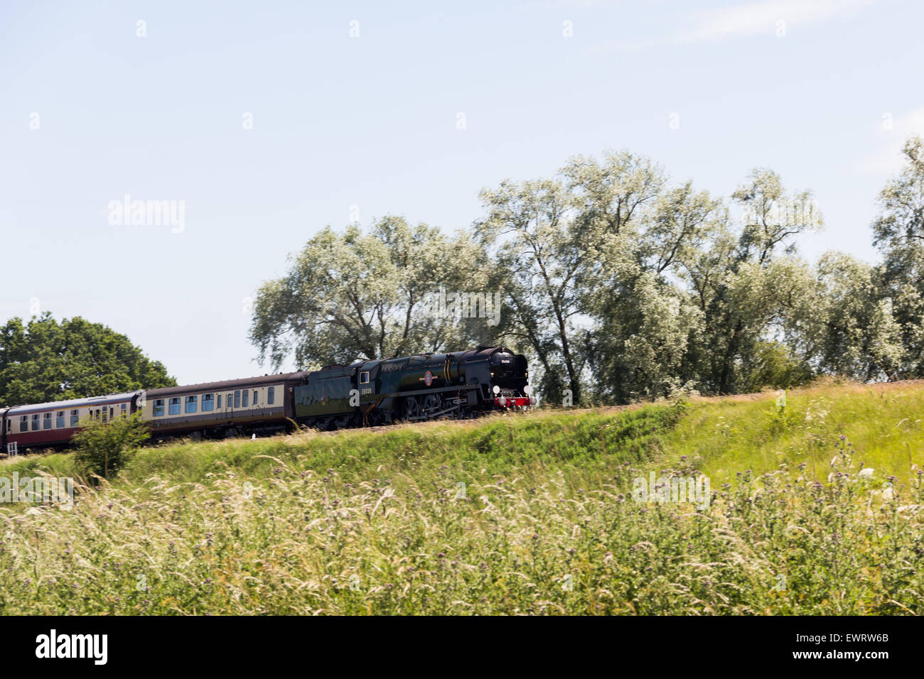 Steam train engine passes hi-res stock photography and images - Alamy